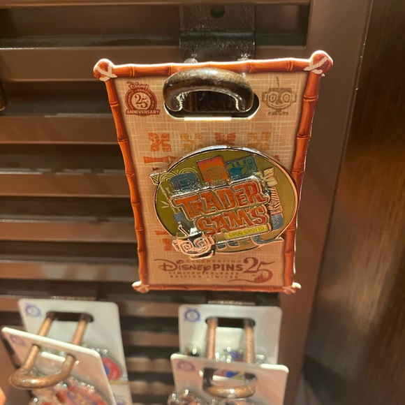 Disney | Accessories | 225 Walt Disney World Parks Polynesian Resort ...